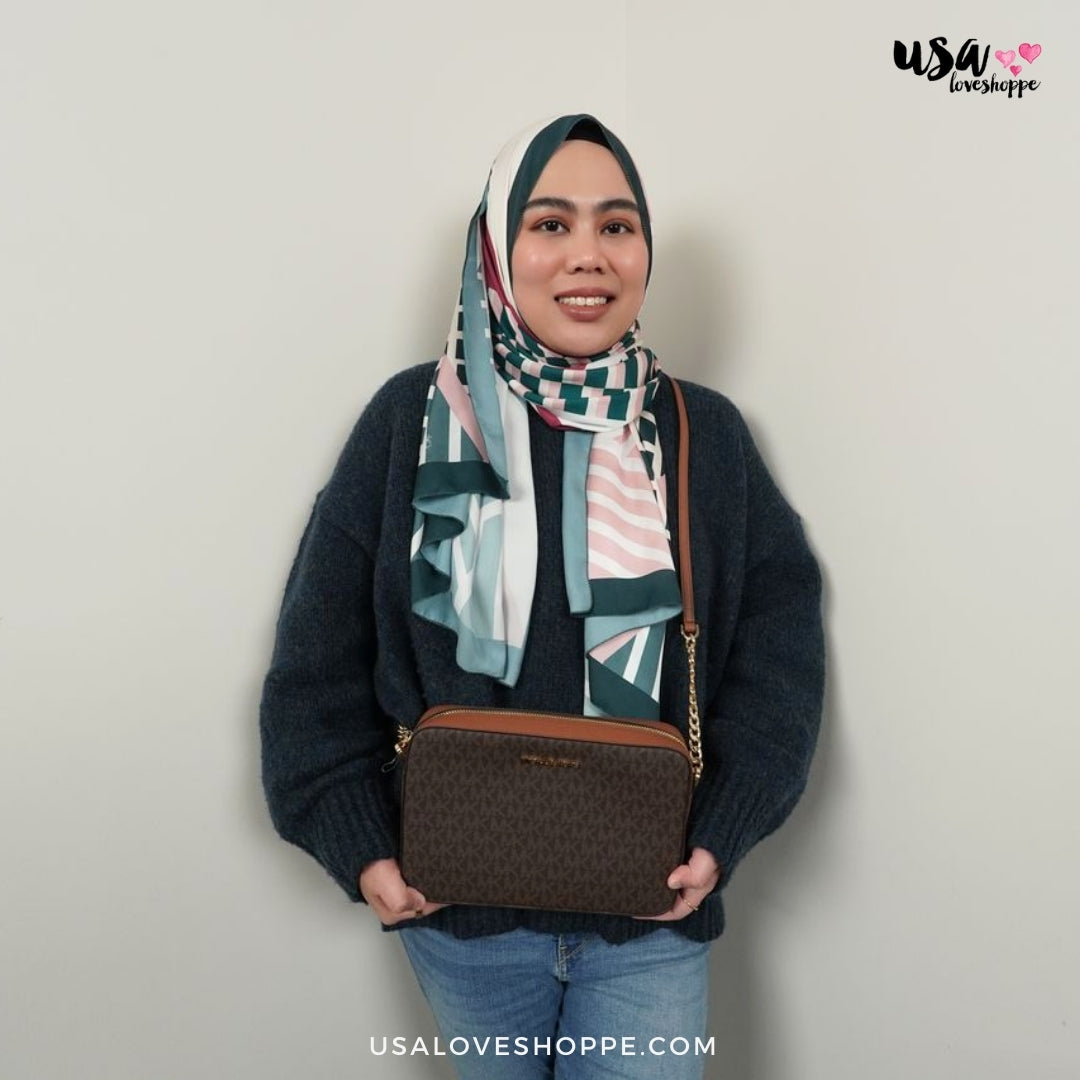 Crafting the Perfect Accessory: The Michael Kors Jet Set Large EW Cros