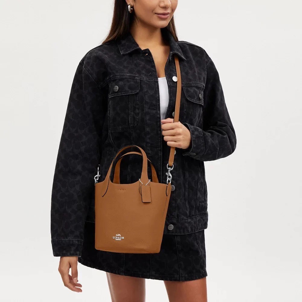 Elevate Your Style with the Coach Hanna Bucket Bag in Light Saddle: A