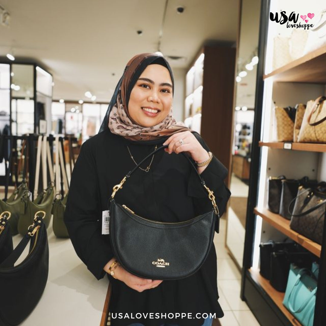 Discover the Chic Sophistication of the Coach Aria Shoulder Bag – Your